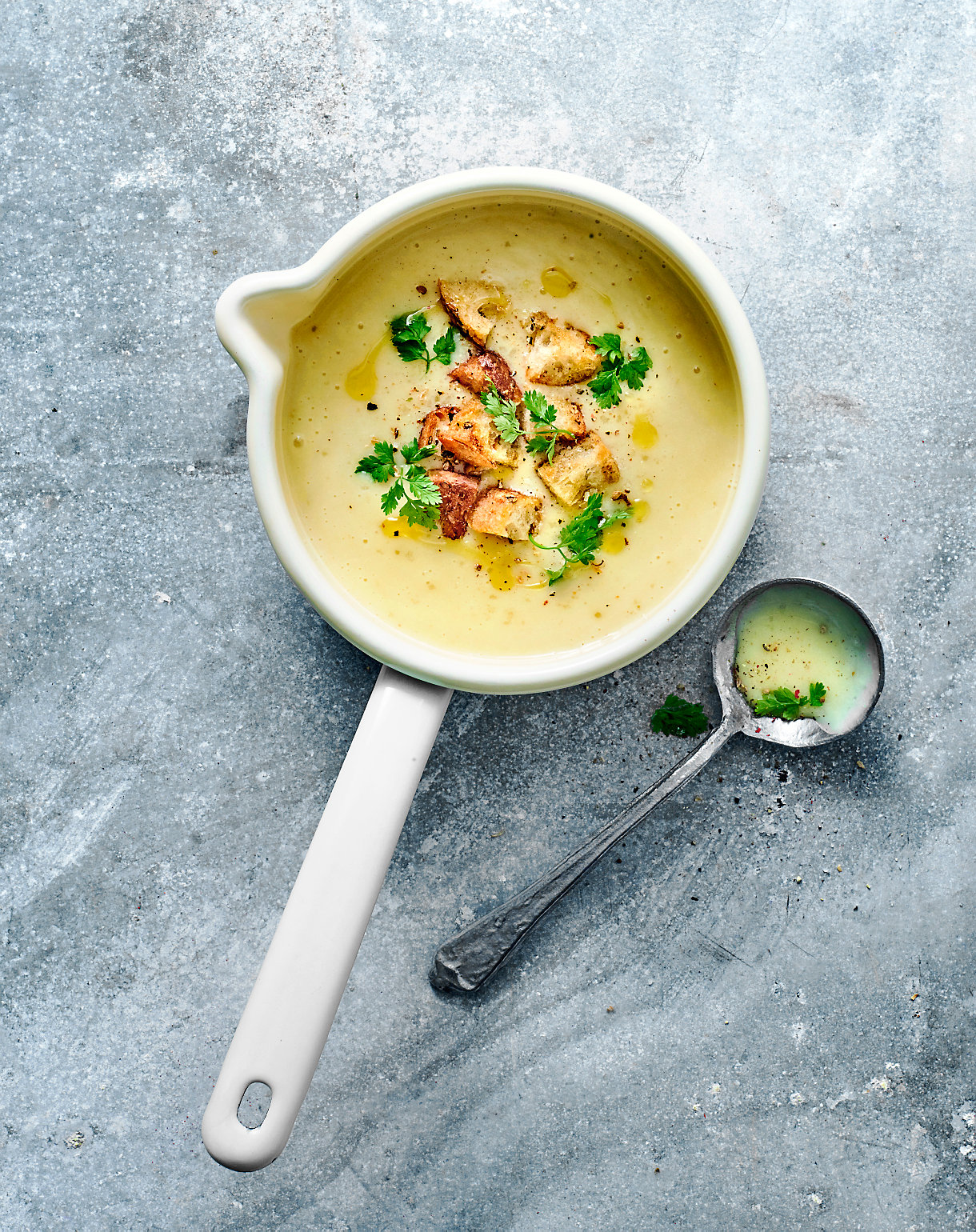 Potage parmentier : recette facile et gourmande | Régal