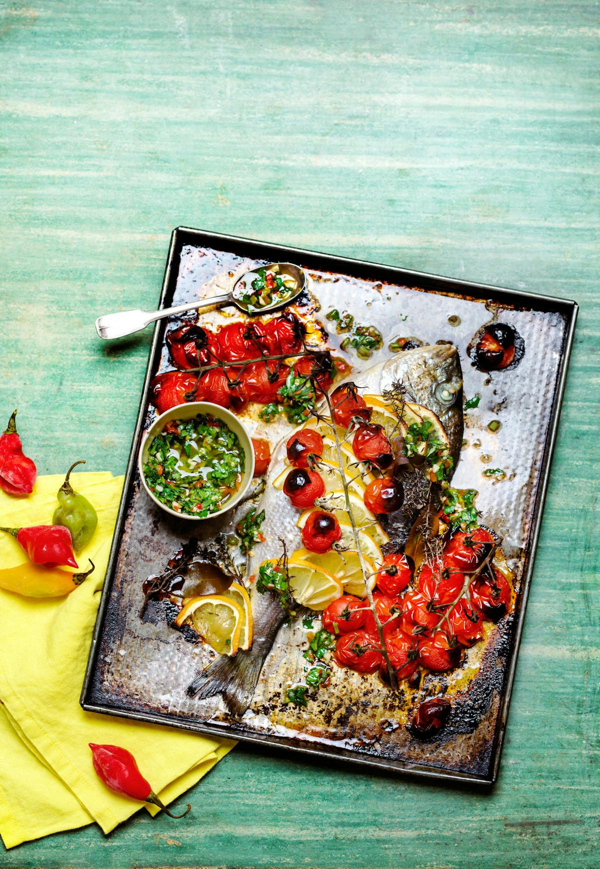 Dorade grillée : recette facile au four (3 étapes - 35 min) | Régal