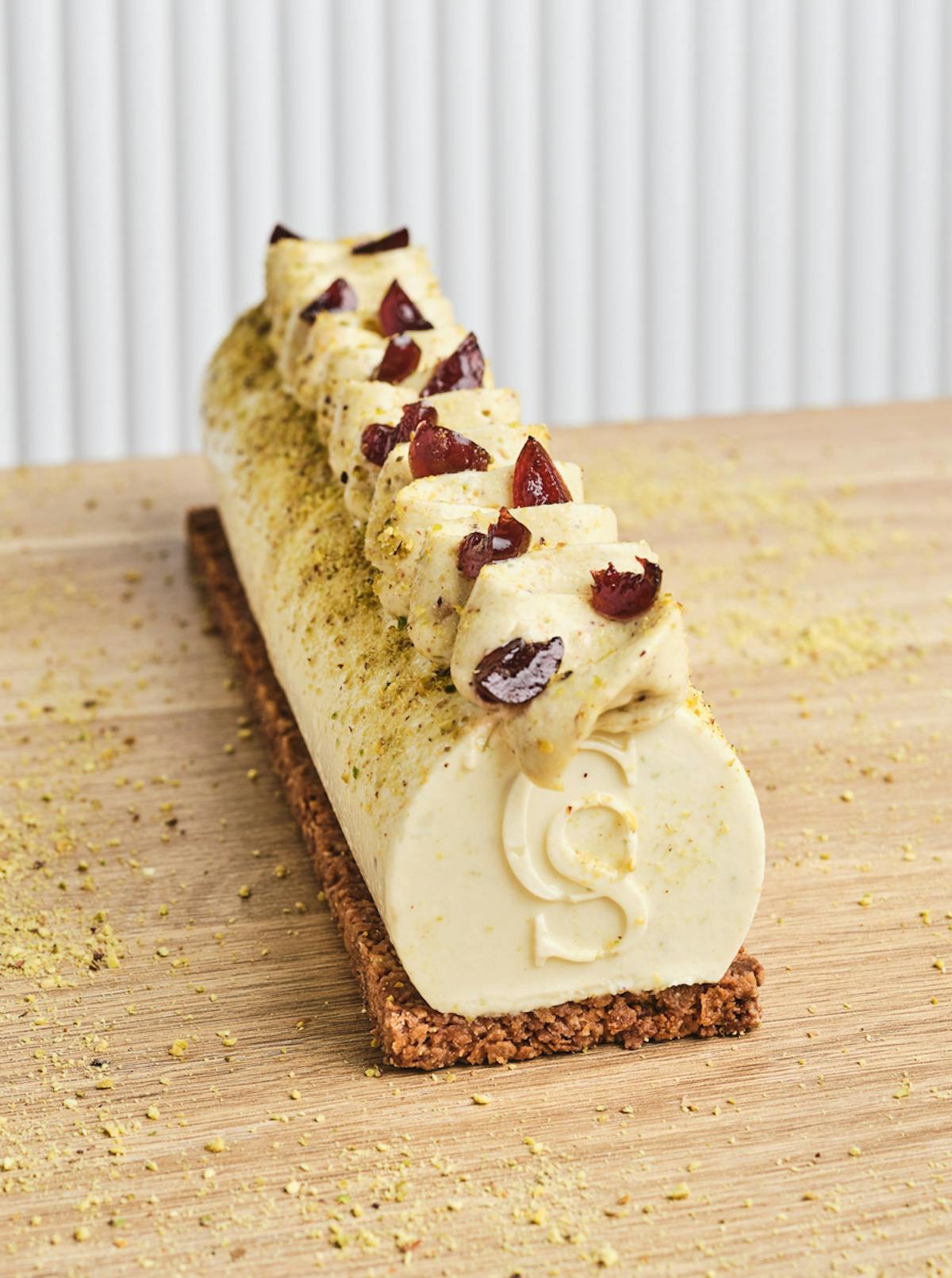La bûche pistache-griottes de Nicolas Paciello | Régal