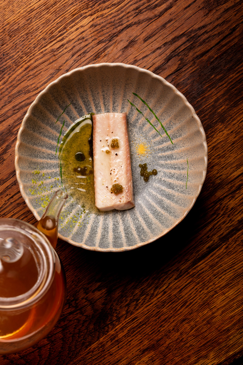 Omble chevalier et consommé végétal : recette du chef Emmanuel Renaut ...