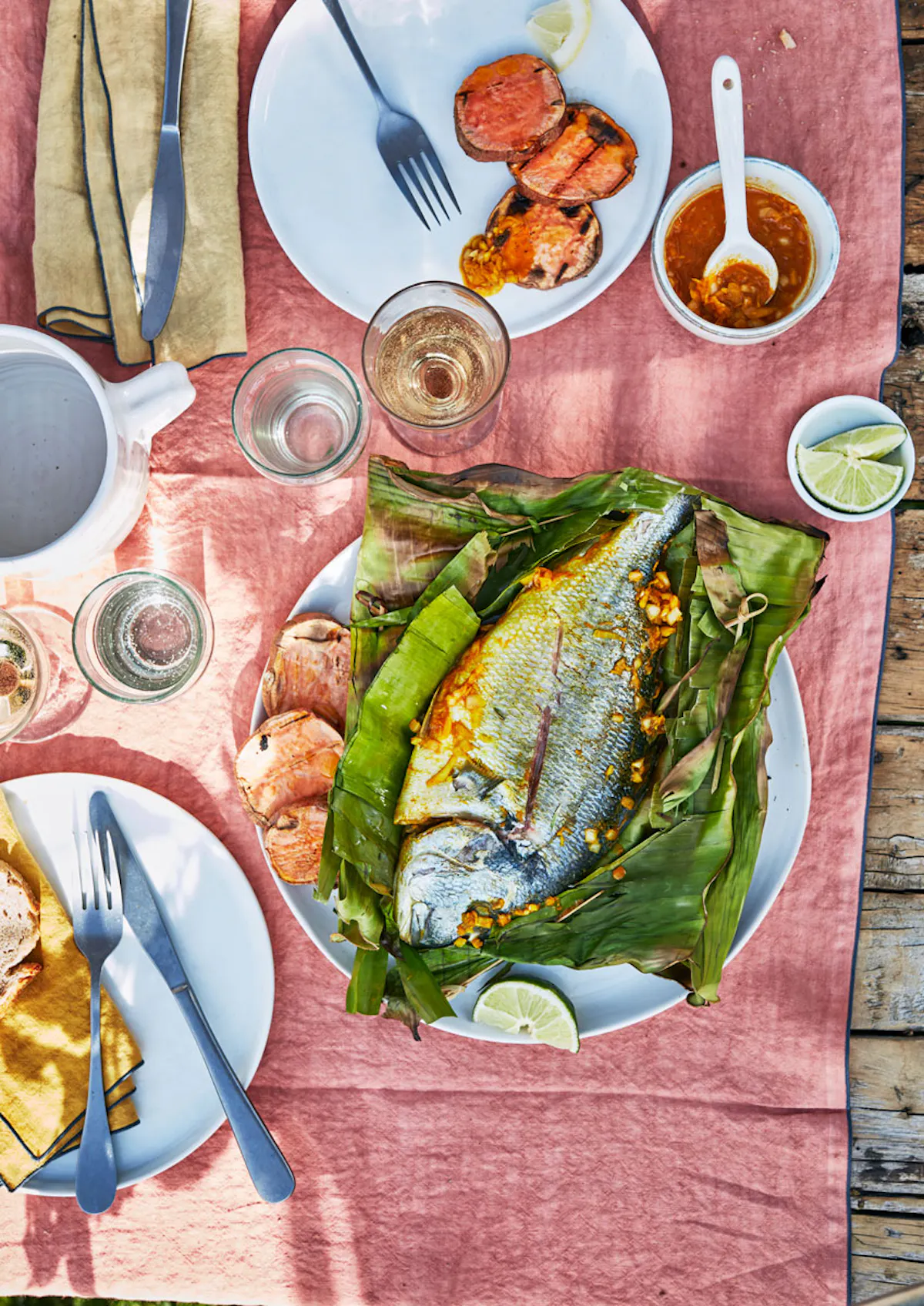Dorade au barbecue : recette indonésienne (2 étapes) | Régal