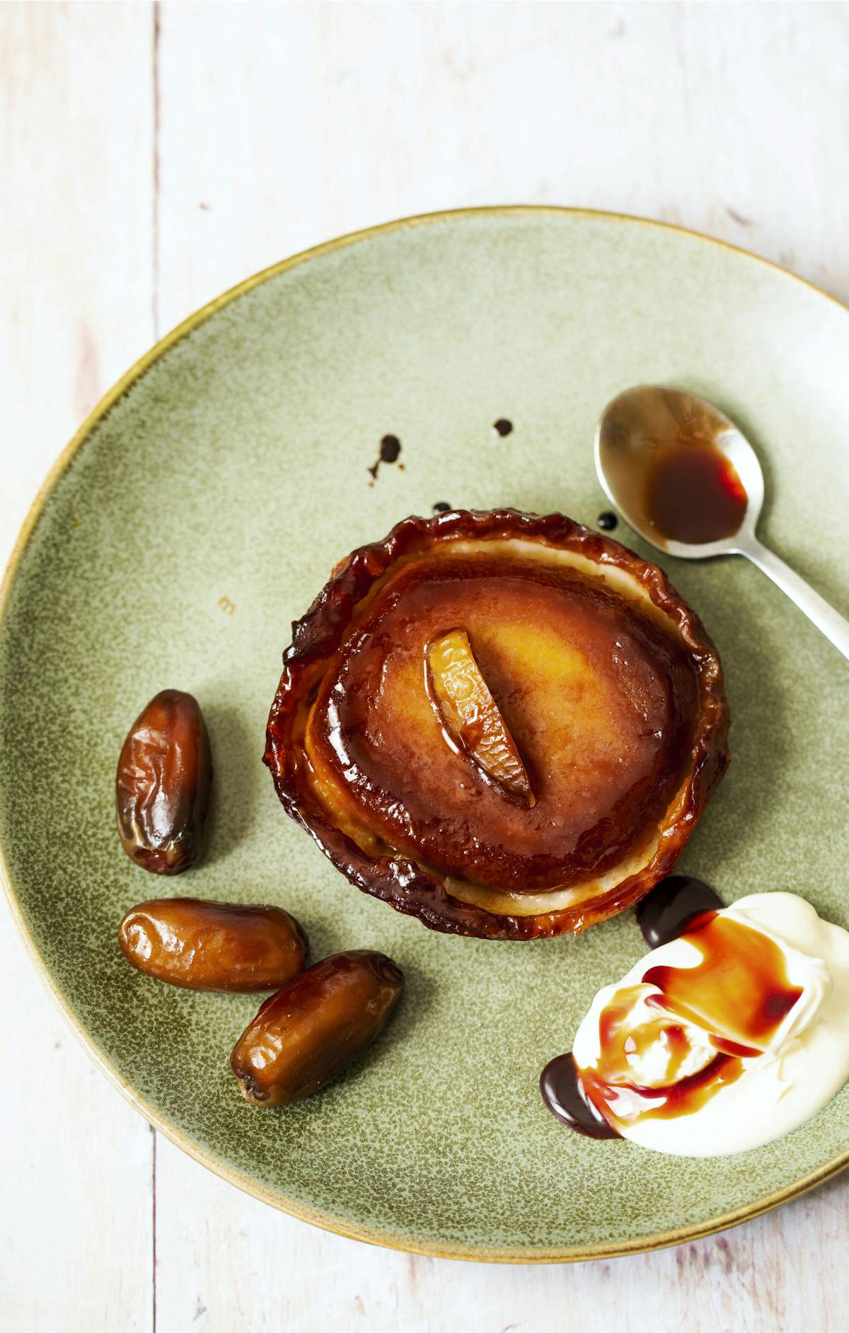 Tarte tatin : recette aux dattes (4 étapes) | Régal