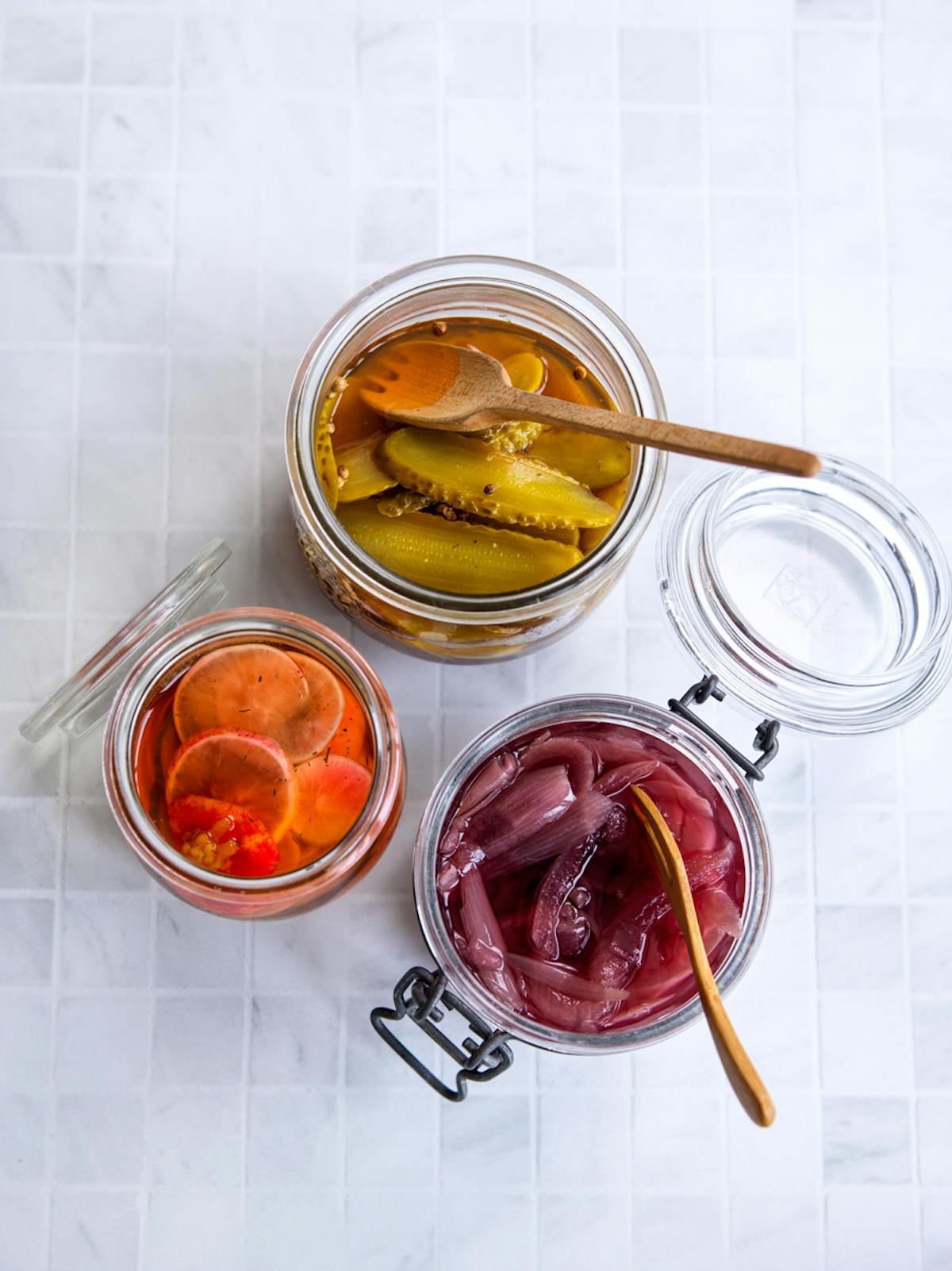 Pickles d'oignon rouge : bocaux maison (3 étapes) | Régal