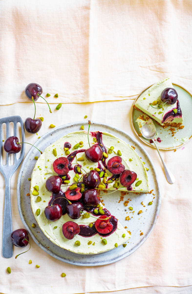 Cheesecake pistache et cerises : recette gourmande | Régal